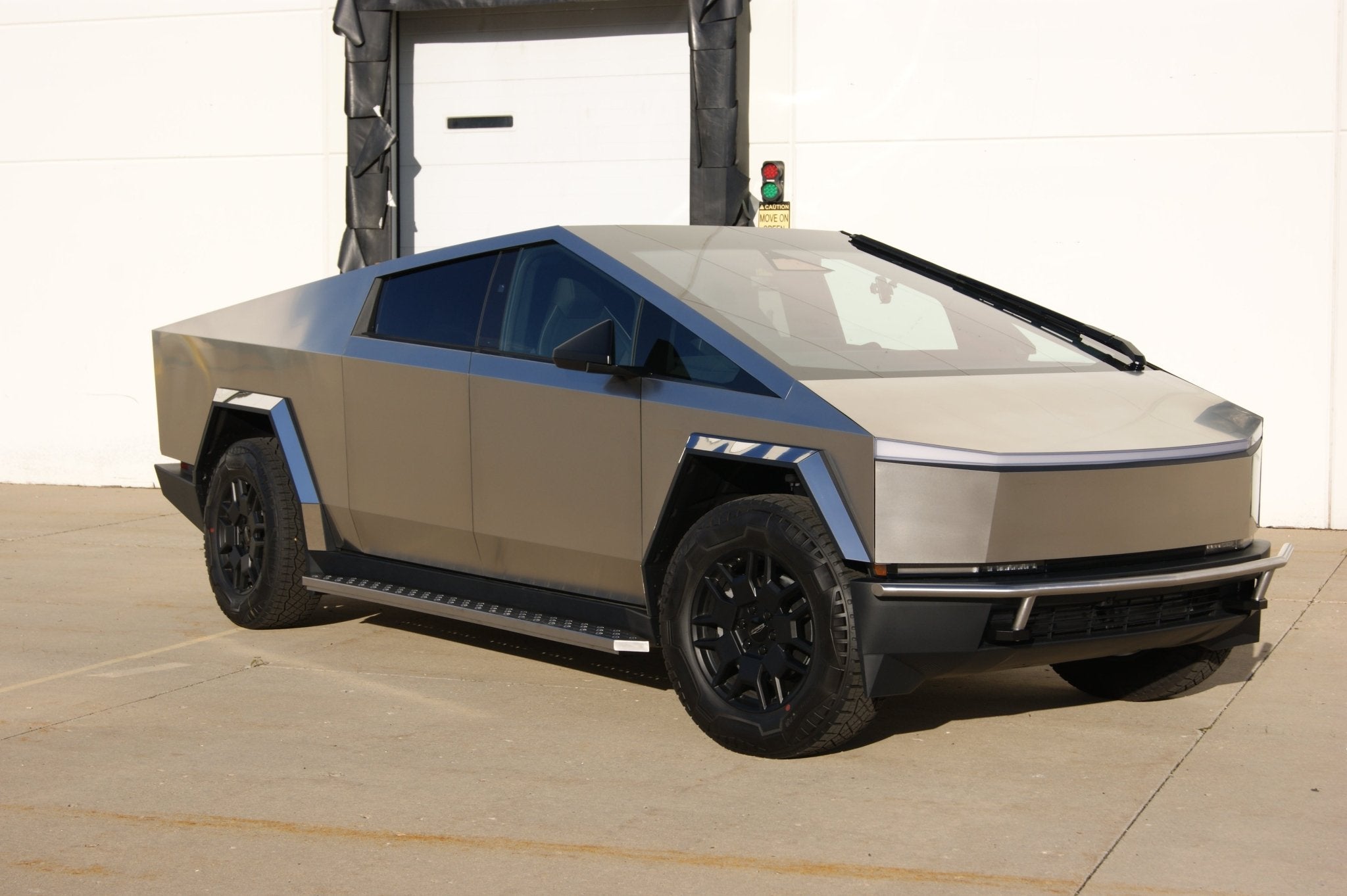 Cybertruck Stainless Steel Running Boards – RealWheels EV